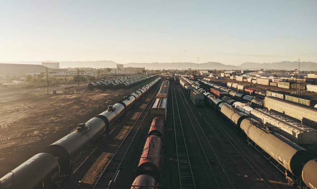 Track monitoring for shunting freight trains